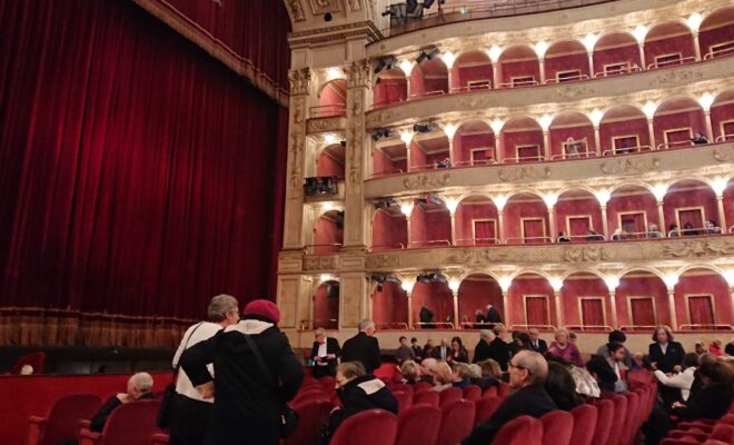 オペラファンの生態学 その三 鑑賞派の方達へ | opera buff